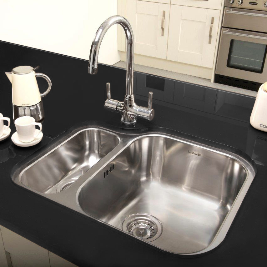 Reginox Alaska 1.5 Bowl Stainless Steel Undermount Kitchen Sink & Waste ...